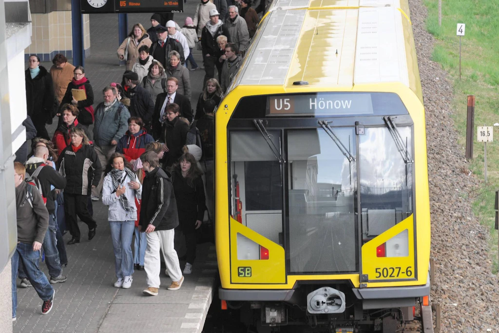 Der tägliche Wahnsinn in Berlin: Berichte aus einer kaputten Stadt