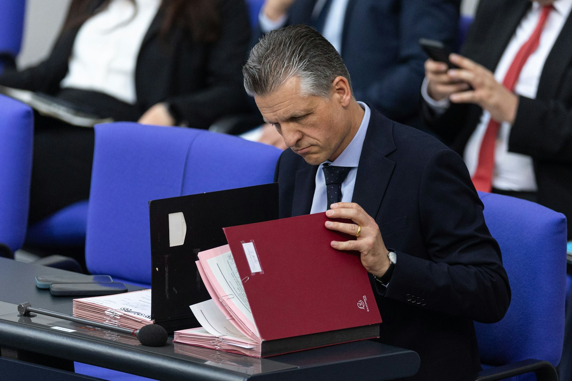 „Russland wirklich weh tun“: Kanzleramtschef fordert Sanktionen auf EU-Kosten