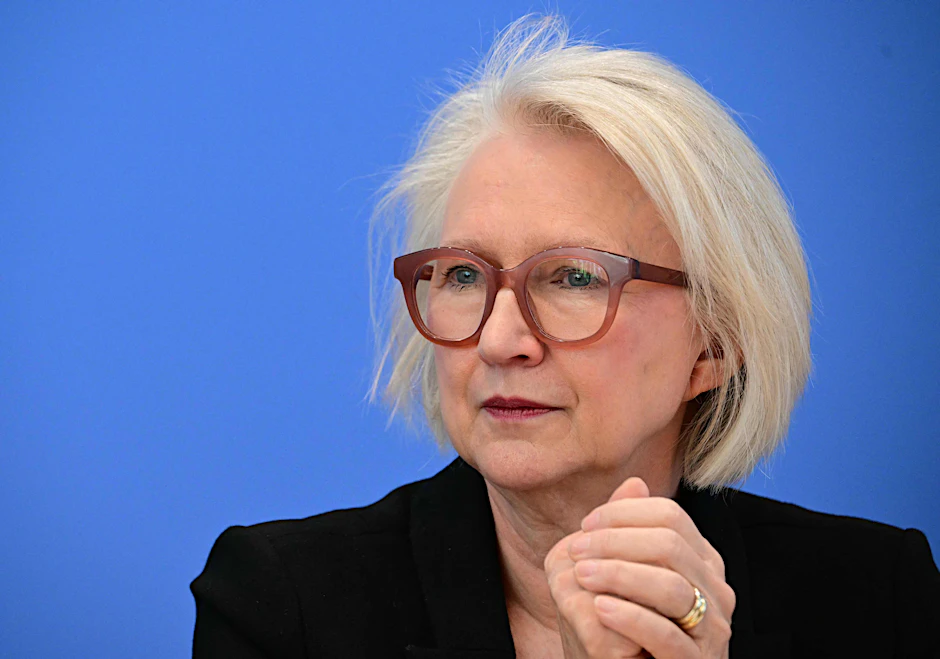 Babyboomer sollen jetzt für Pflege sparen: Forderung von ...