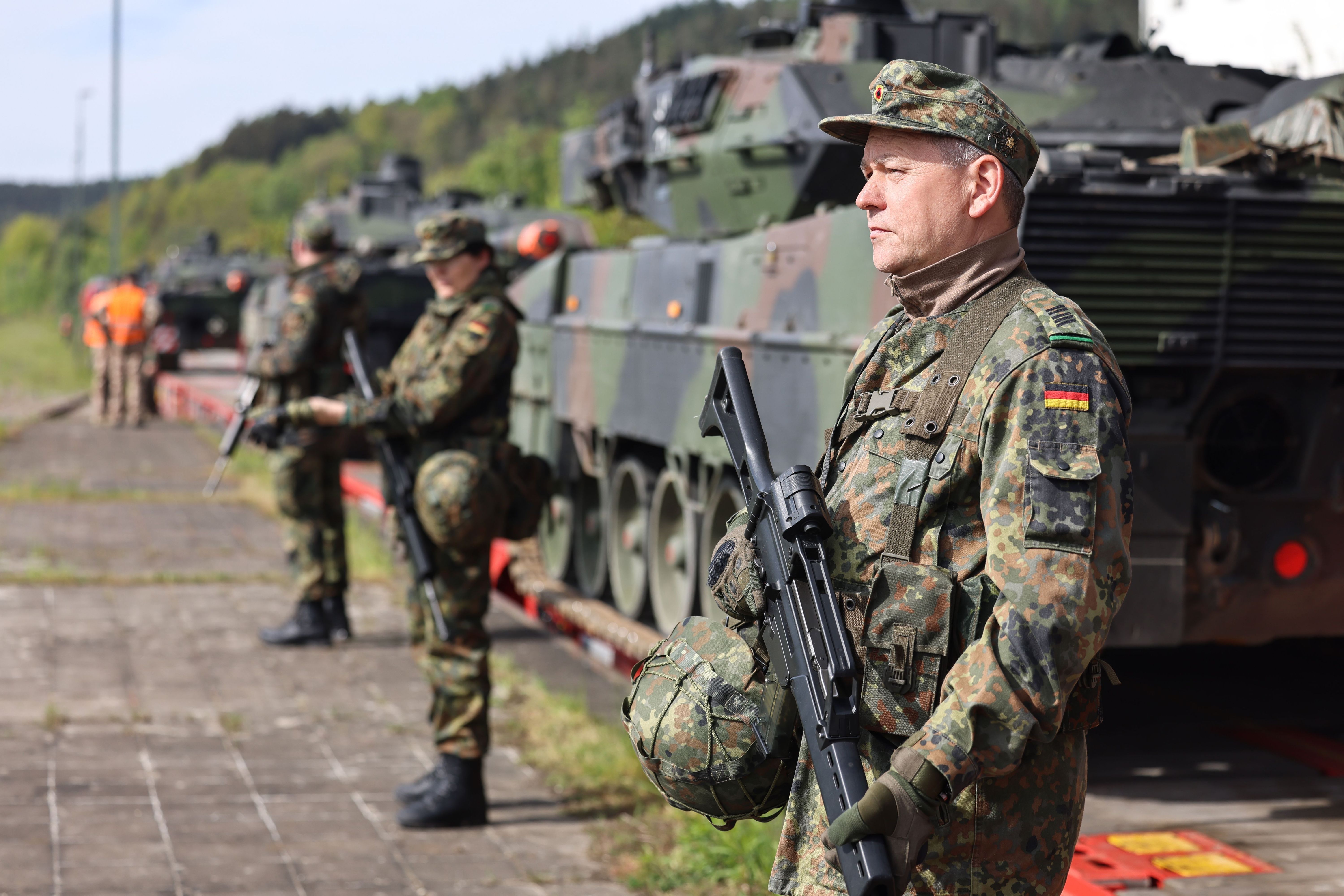 NVA-Soldaten als Reservisten der Bundeswehr: Reaktionen auf Vorstoß