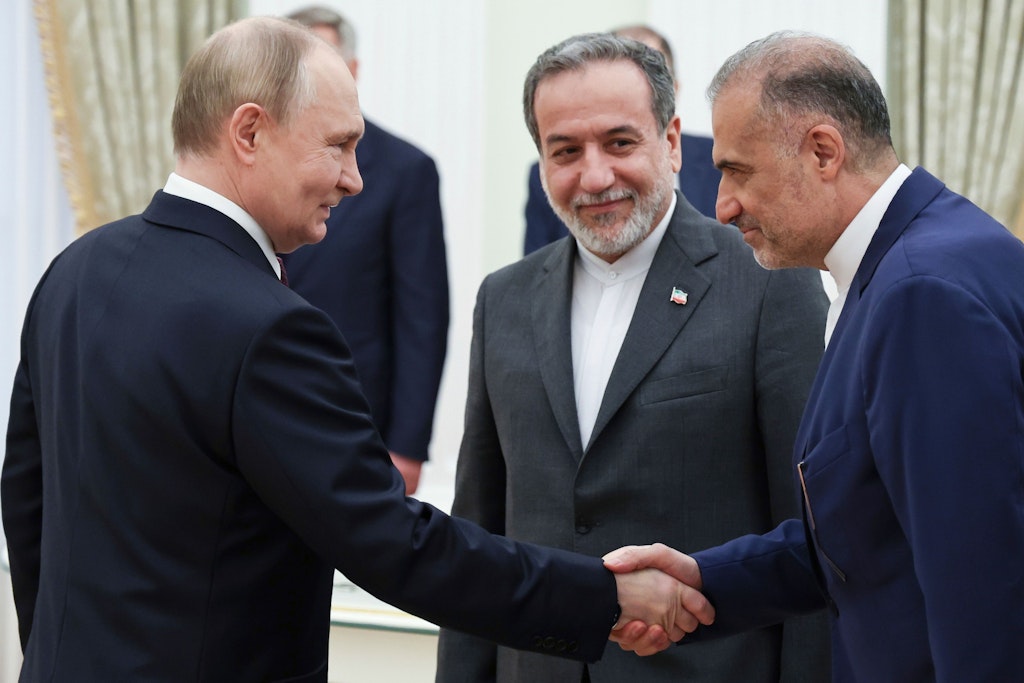 Iran und Russland schließen Atomdeal ab – neue Kernkraftwerke in Sirik ...