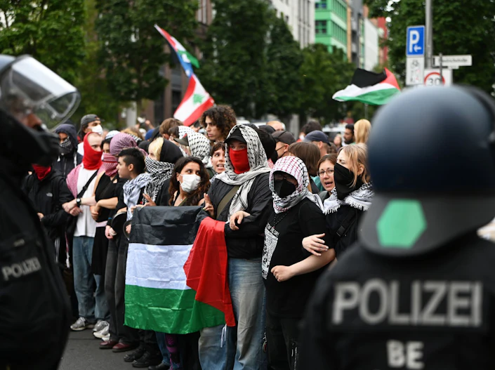 Demo-Wahnsinn am Samstag in Berlin! Unser Rat: Bleiben Sie zu Hause