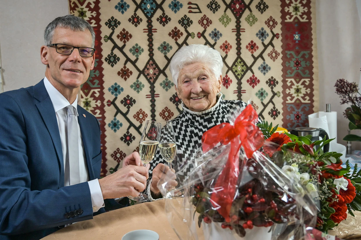 Turn-Oma Johanna Quaas wird 100! Und die DDR-Legende trainiert weiter!