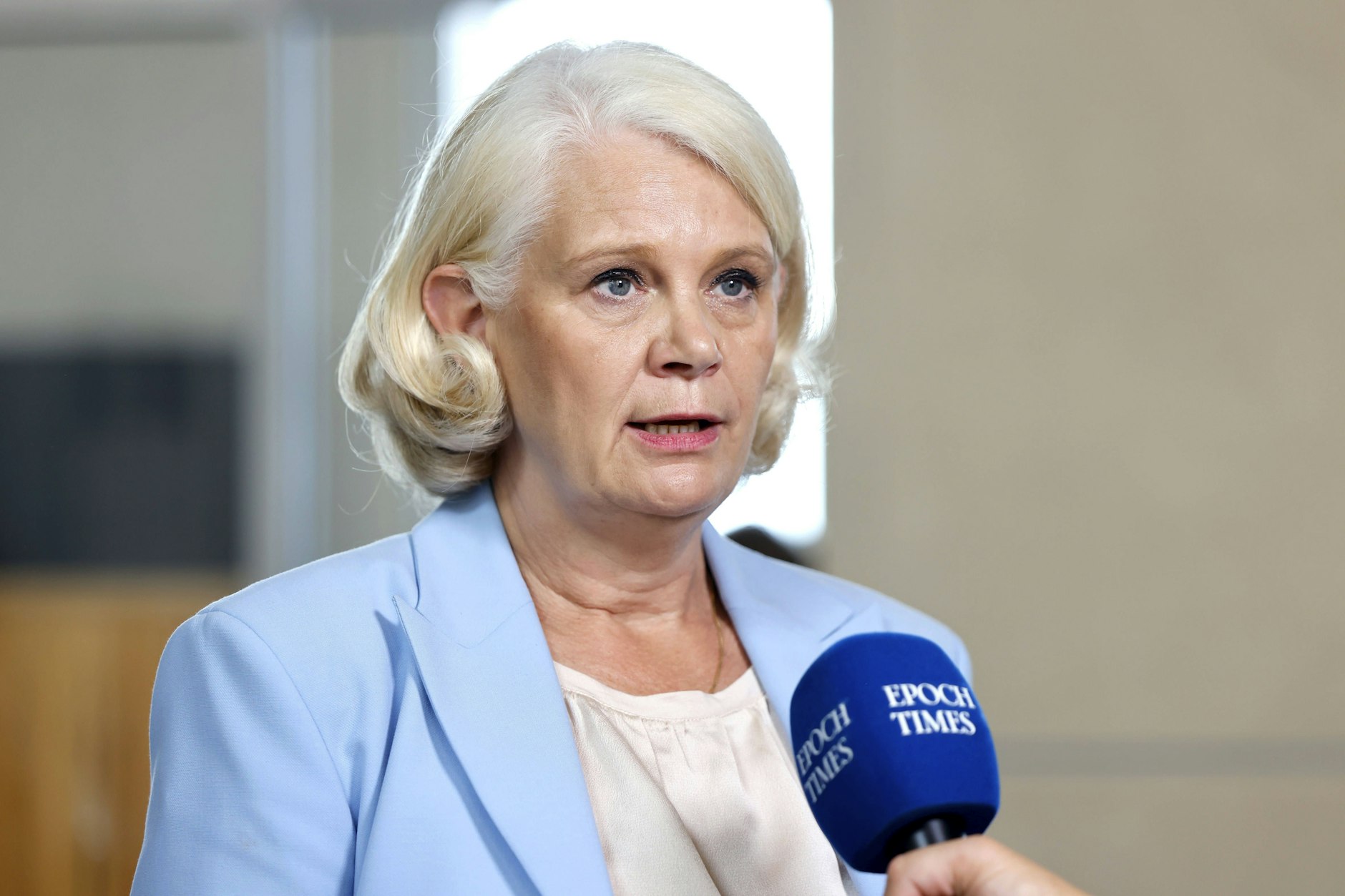 CDU-Bundestagsabgeordnete stellt sich offen gegen die Koalition ...