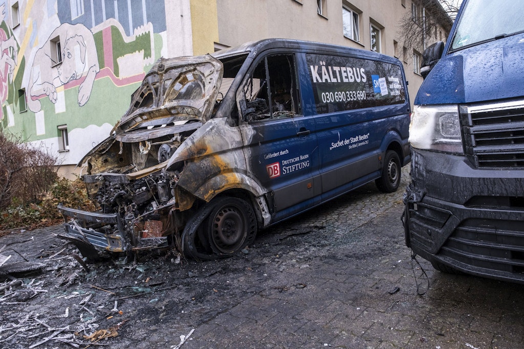 Brandstiftung an Autos in Berlin auf hohem Niveau: Polizei findet nur ...