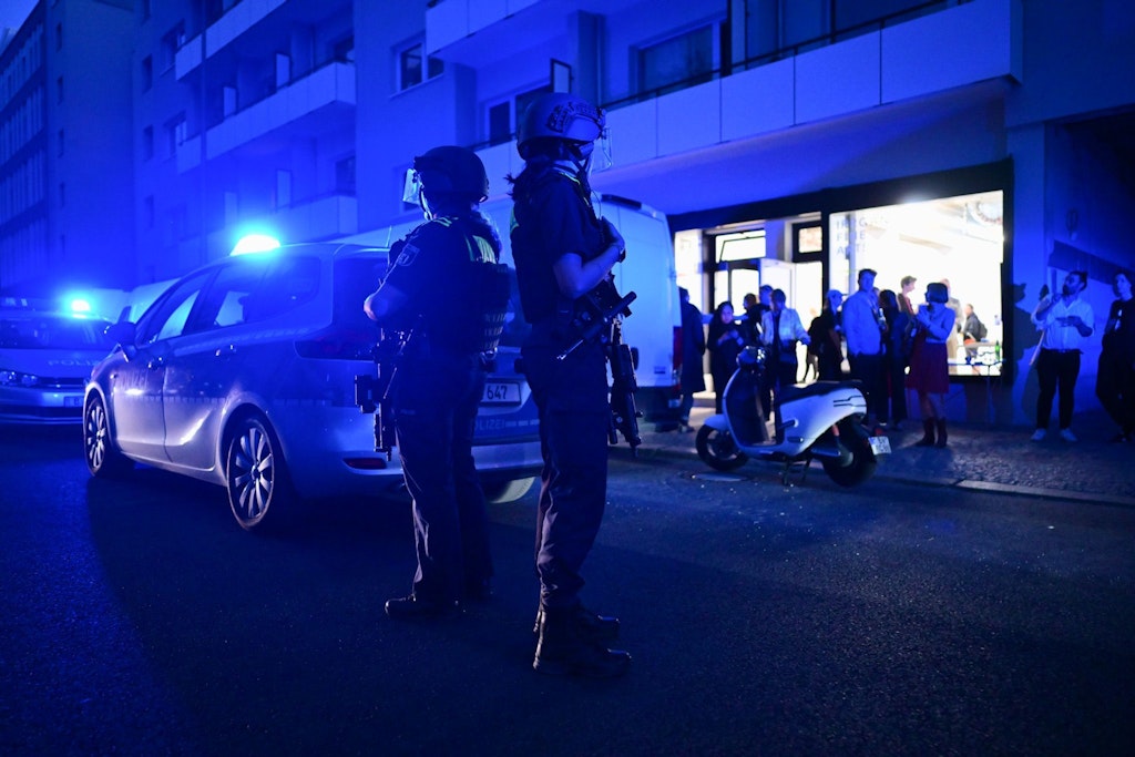 Bandenkämpfe in Berlin: Täter werden laut Polizei extra aus dem Ausland ...