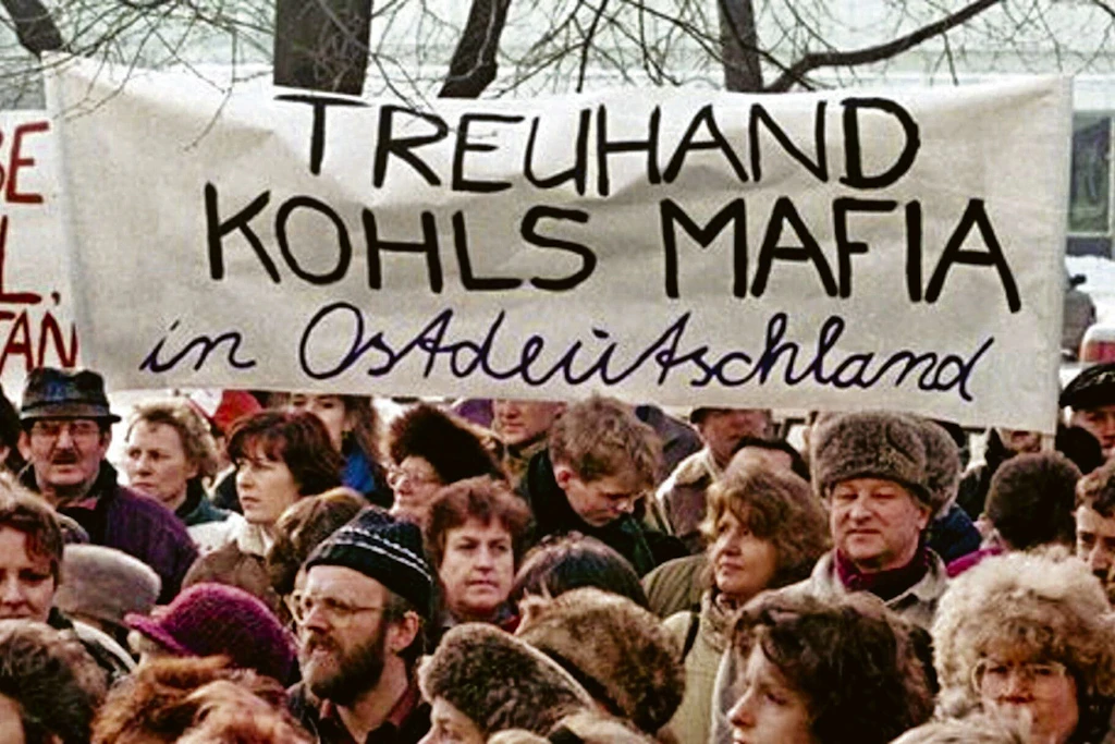 Die zweite Enteignung: Ostdeutsche bekamen die sanierte Stadt, andere ...