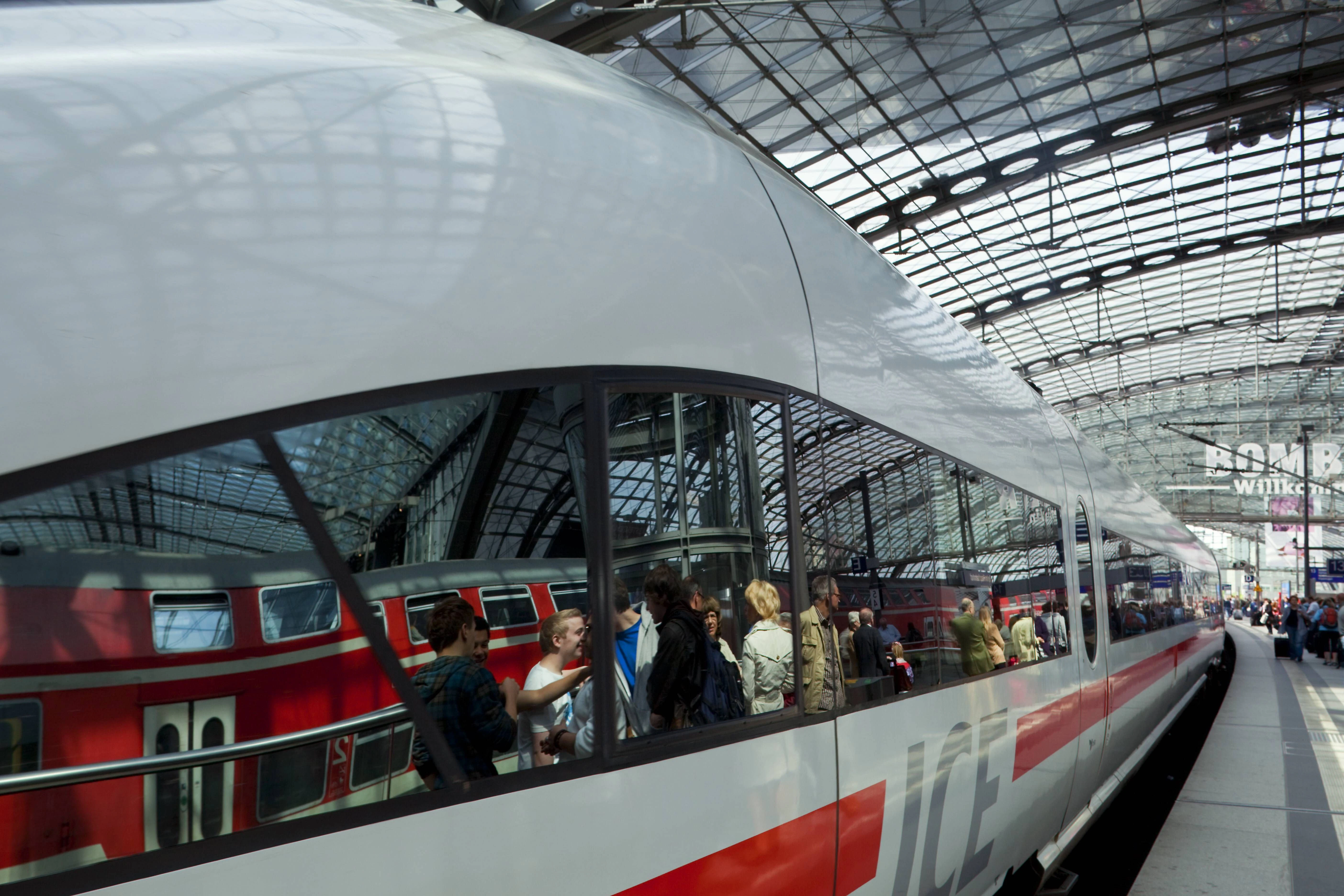 Bundesweite Störung bei „DB Navigator": Cyberangriff legt Ticketkauf ...