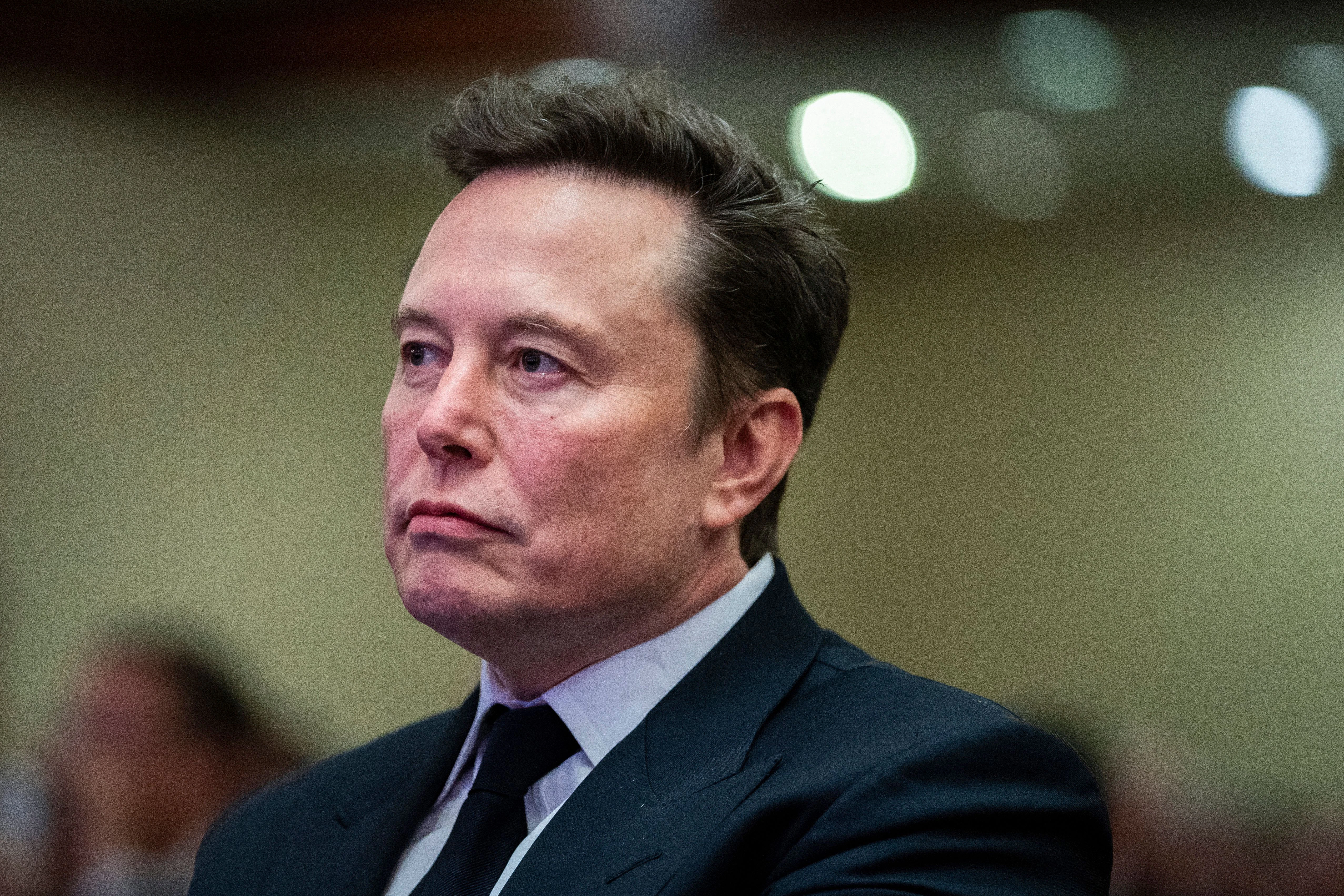 Wahl des Betriebsrats: Elon Musk droht Tesla in Grünheide mit ...