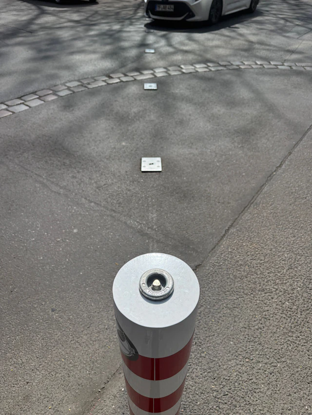 Erst Poller, dann wieder keine – damit Busse freie Fahrt haben