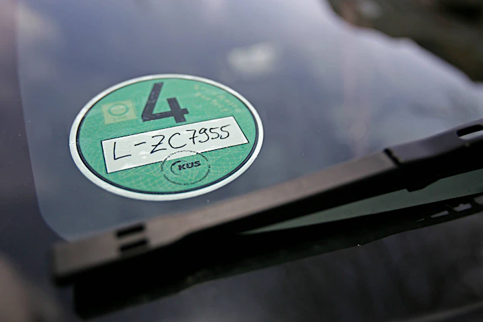 Erstaunlich Grune Plakette Am Auto Ebenbild