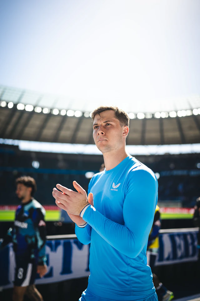 Hertha-Torwart Ernst heizt England-Gerüchte an