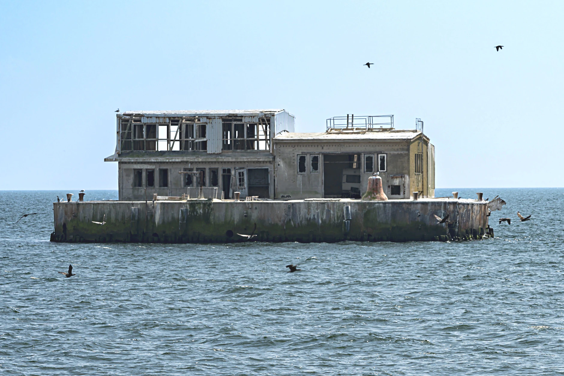Sie gehörte der DDR: Künstliche NVA-Insel vor Rügen wird versteigert