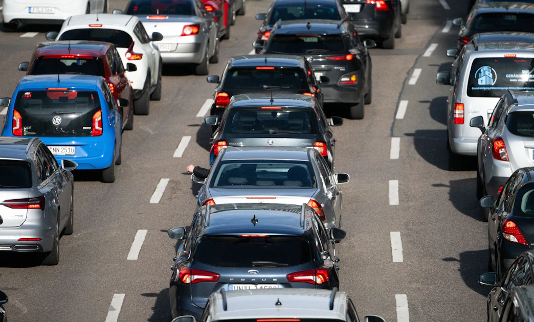 Pfingsten 2026: ADAC warnt vor Mega-Staus auf diesen Autobahnen