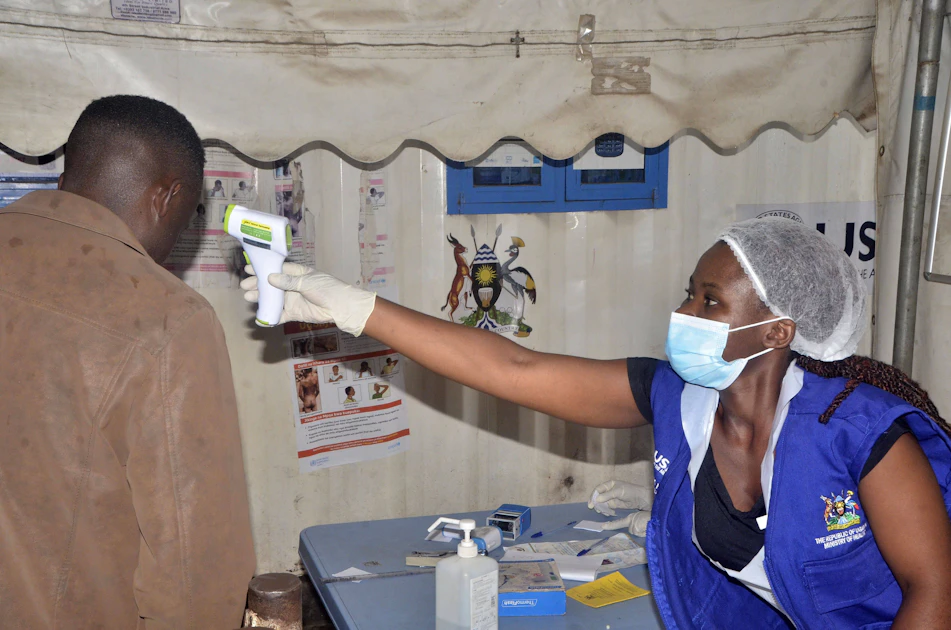 Reaktion auf steigende Ebola-Zahlen: Uganda schränkt Grenzverkehr zur ...