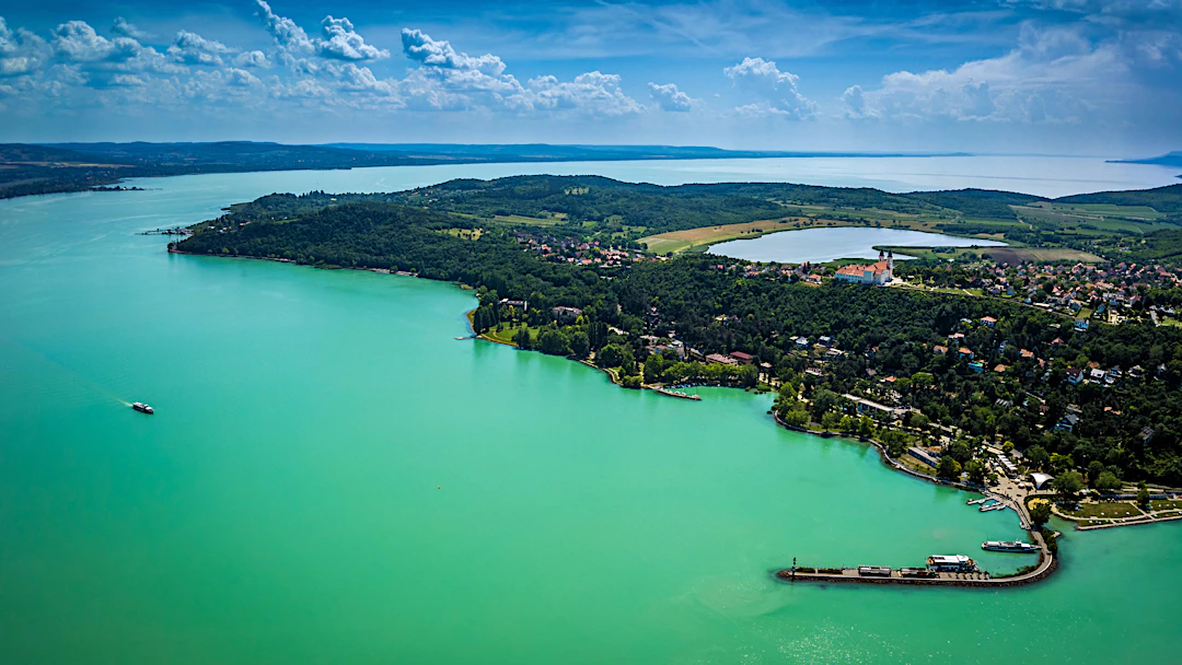Zwischen Weinbergen und Neuanfang: Warum der Balaton für manche ...