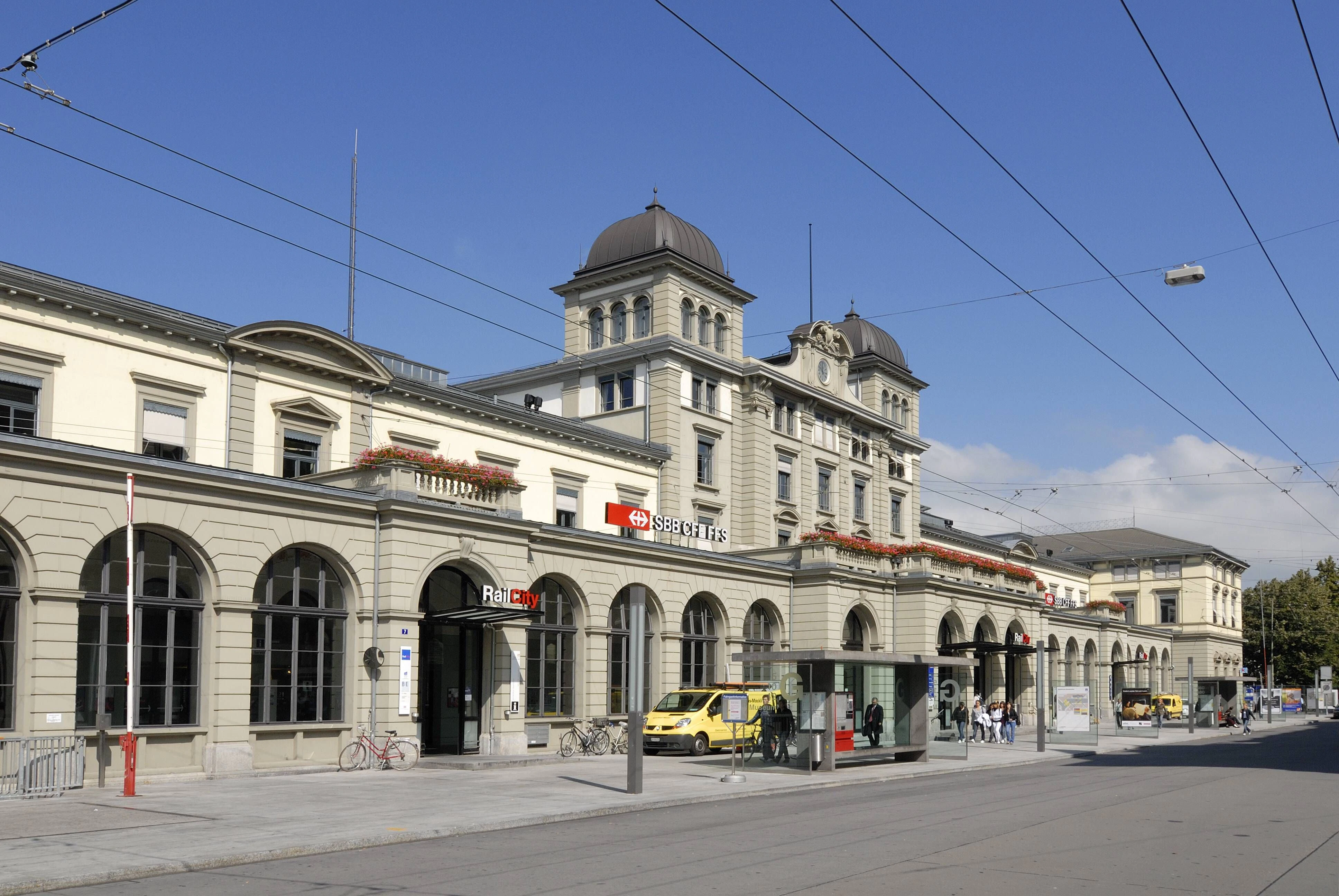 Schweiz: Messerangriff am Bahnhof Winterthur – drei Verletzte im ...