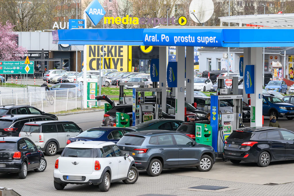 Ende des Tankrabatts: Polen beendet Subventionen für Benzin und Diesel ...