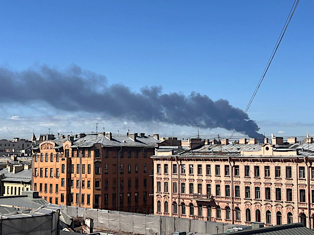 Drohnenangriff auf St. Petersburg: Internetausfälle, Rauch über dem ...
