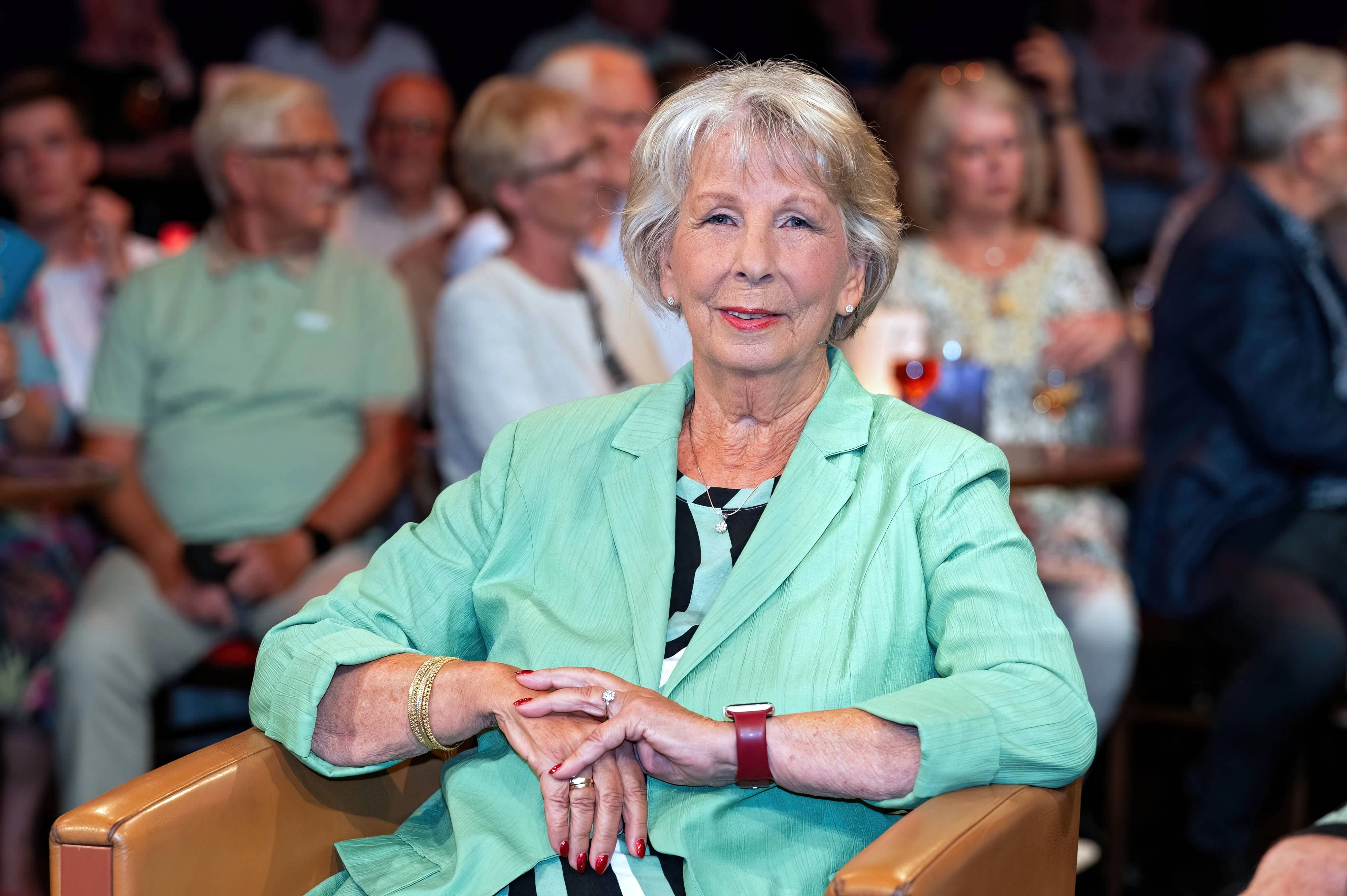 Erstmals Porträt für DDR-Politikerin: Bundestag ehrt Sabine Bergmann-Pohl