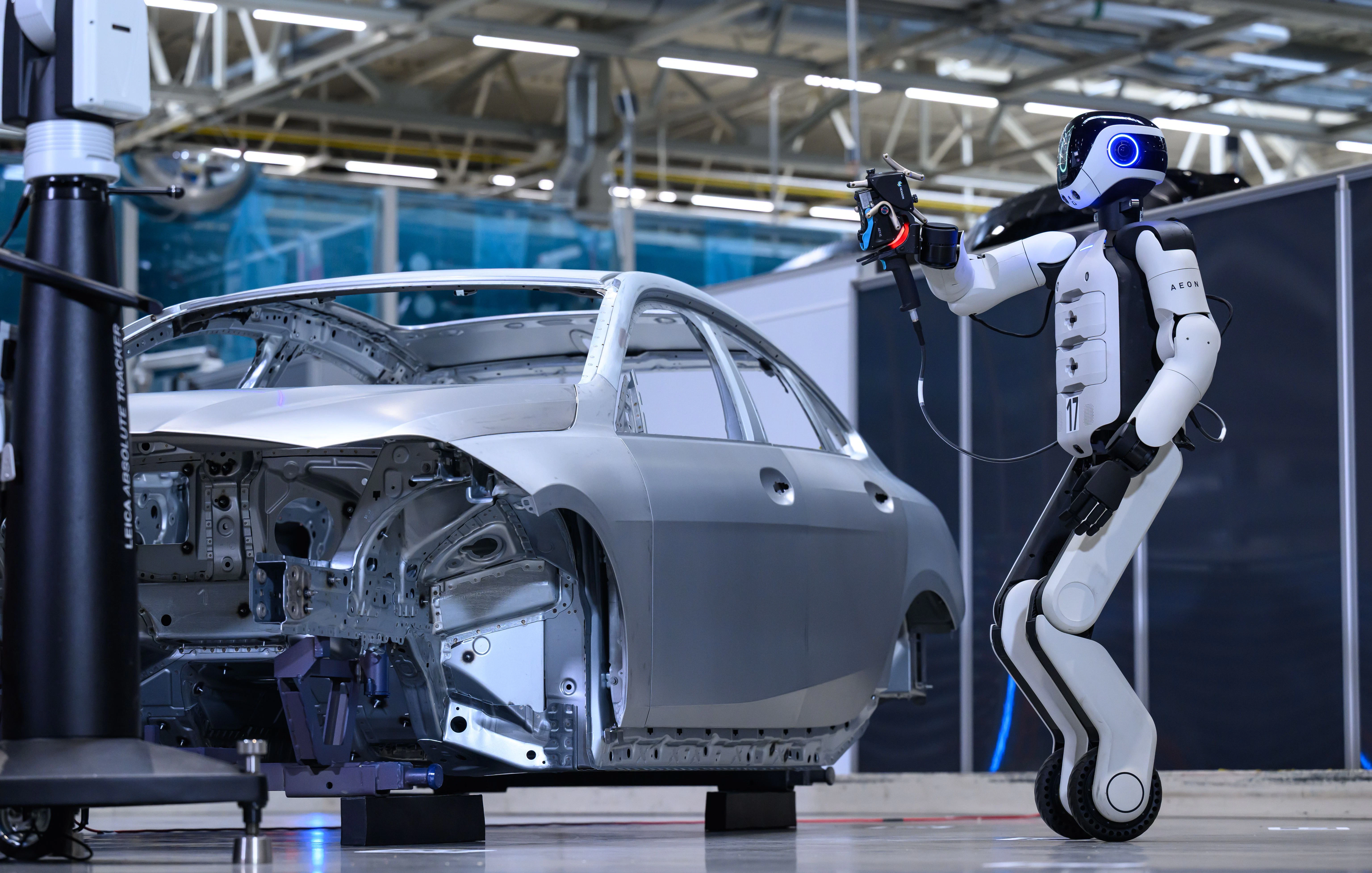 Sachsen: Leipziger BMW-Werk setzt menschenähnliche Roboter ein