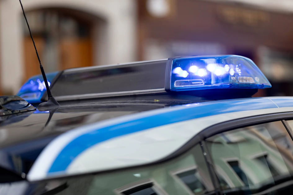 Schwerer Unfall mit Lastwagen: Familie mit Kleinkind stirbt in Bayern