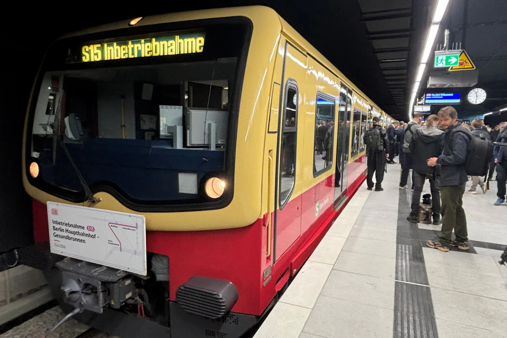 „Das habe ich noch nie erlebt“: Neue S-Bahnlinie S15 wird gefeiert wie ...